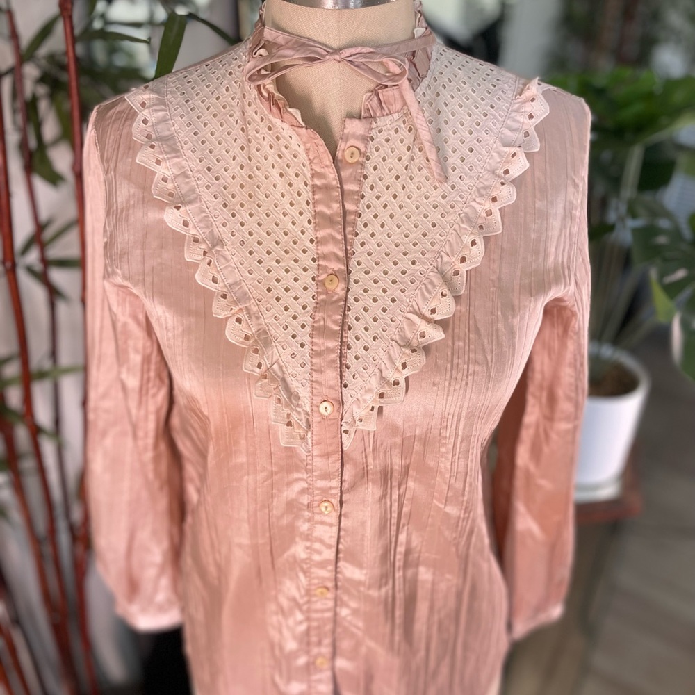 Rare Vintage Jolie Adams Creme Button Down Blouse W A… - Gem